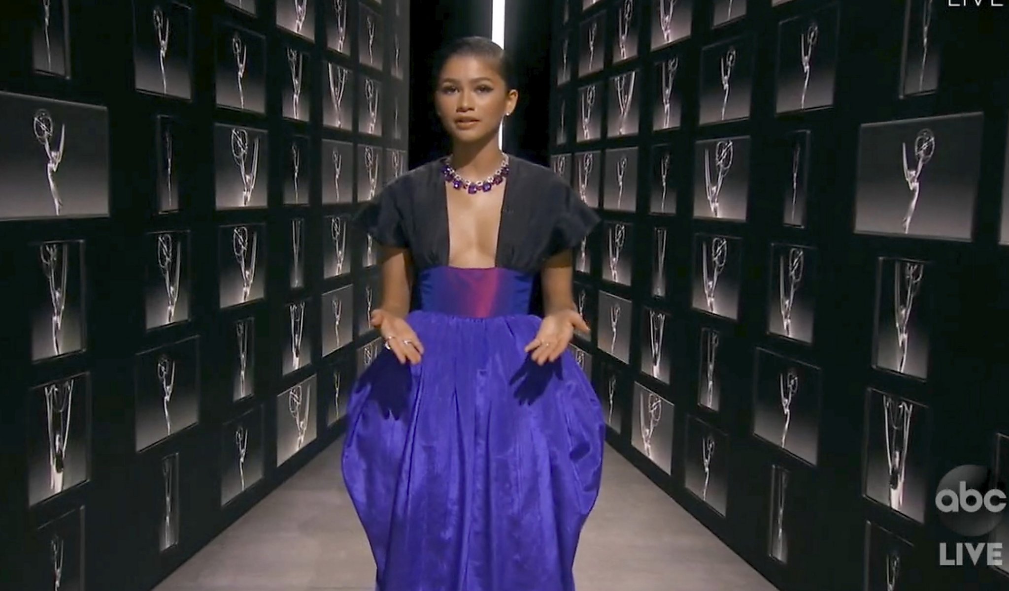 Oakland actress Zendaya fights back tears, makes history as youngest ...