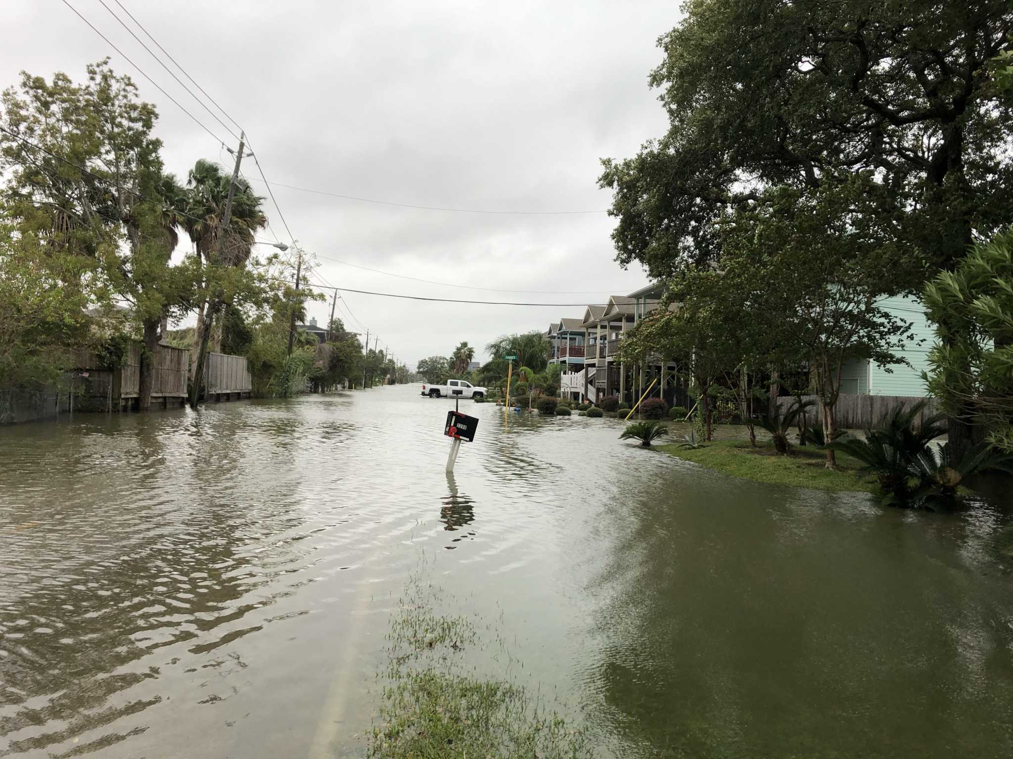 Tropical Storm Beta starts pushing water ashore in Kemah, Seabrook