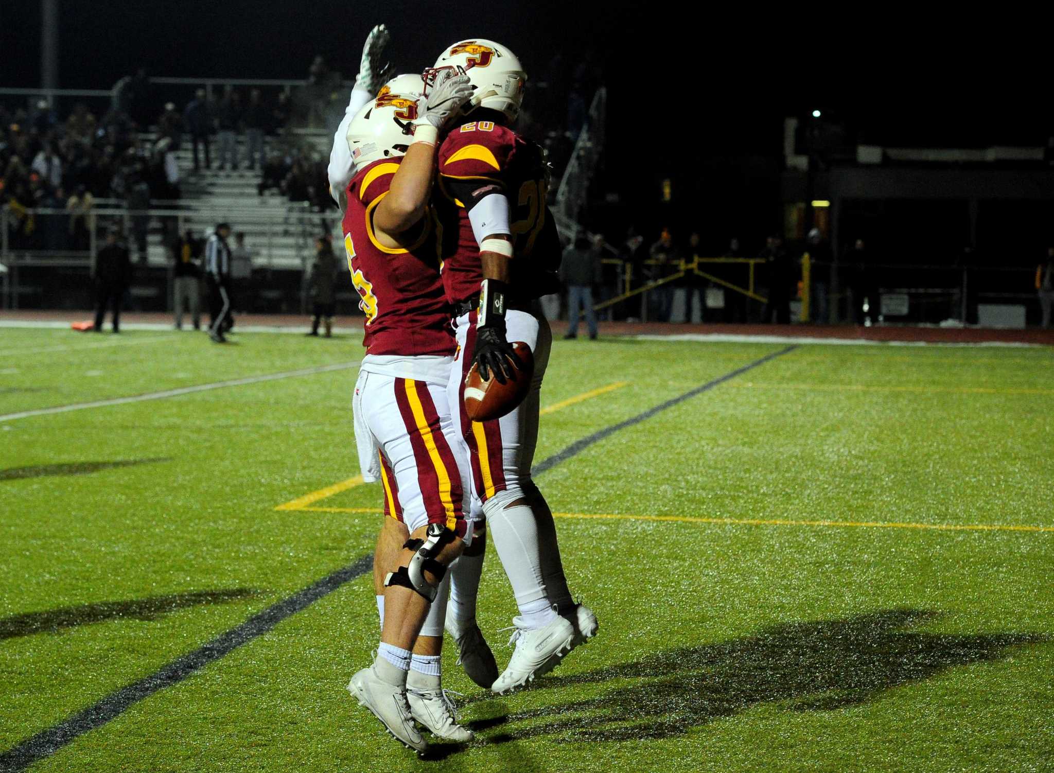 Wilton letter: Football is not a smart play in COVID environment