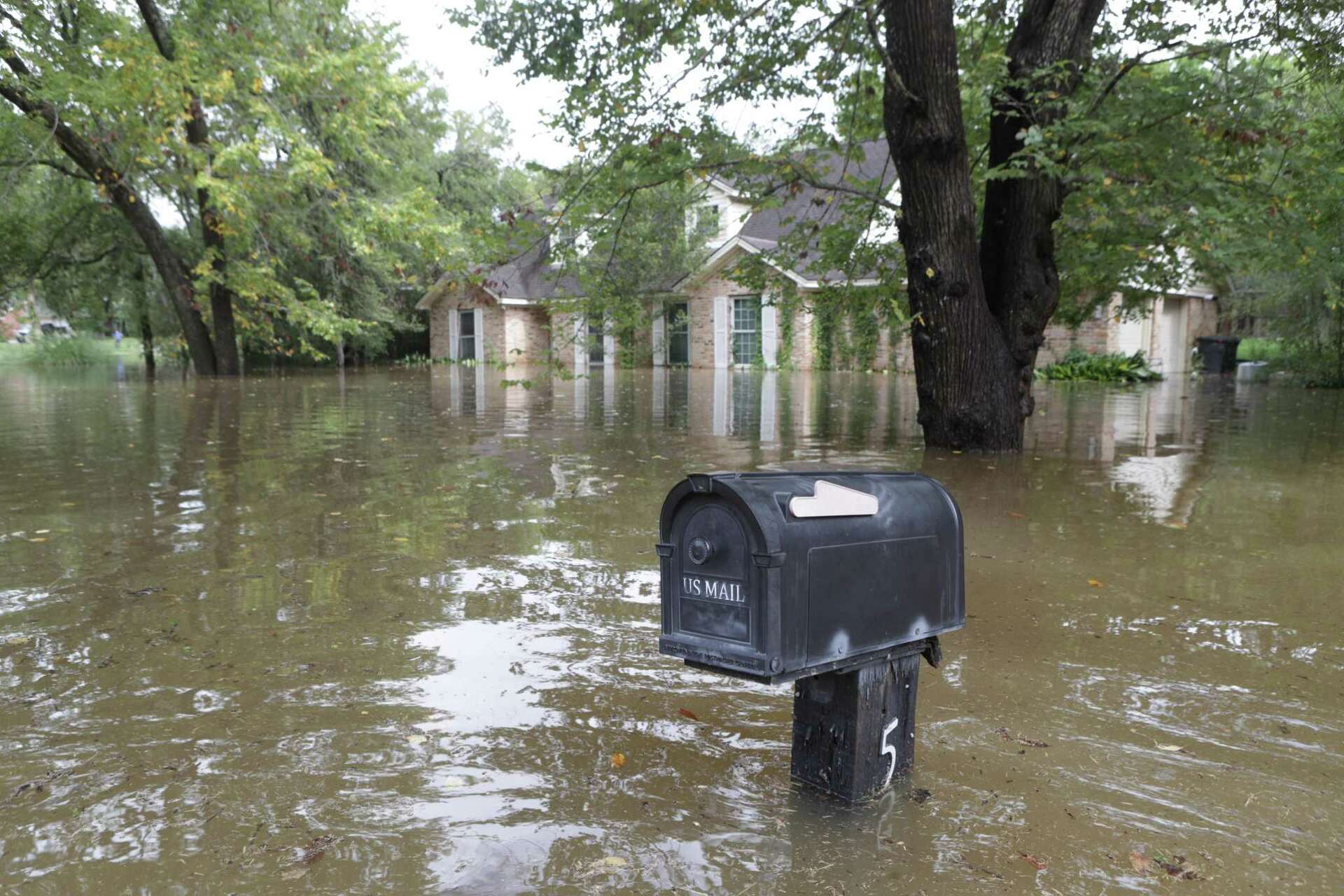 Clear Creek flooding reminds Friendswood residents of Harvey