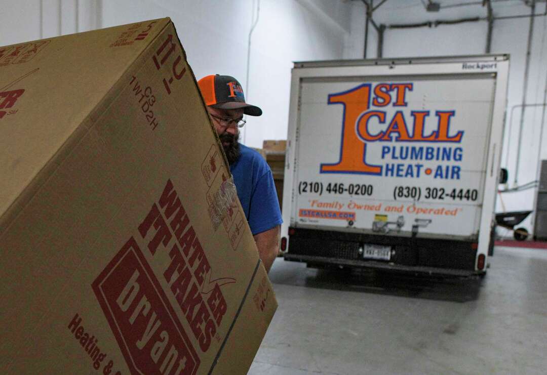 Flux: Aramendias start new family business minus the family name