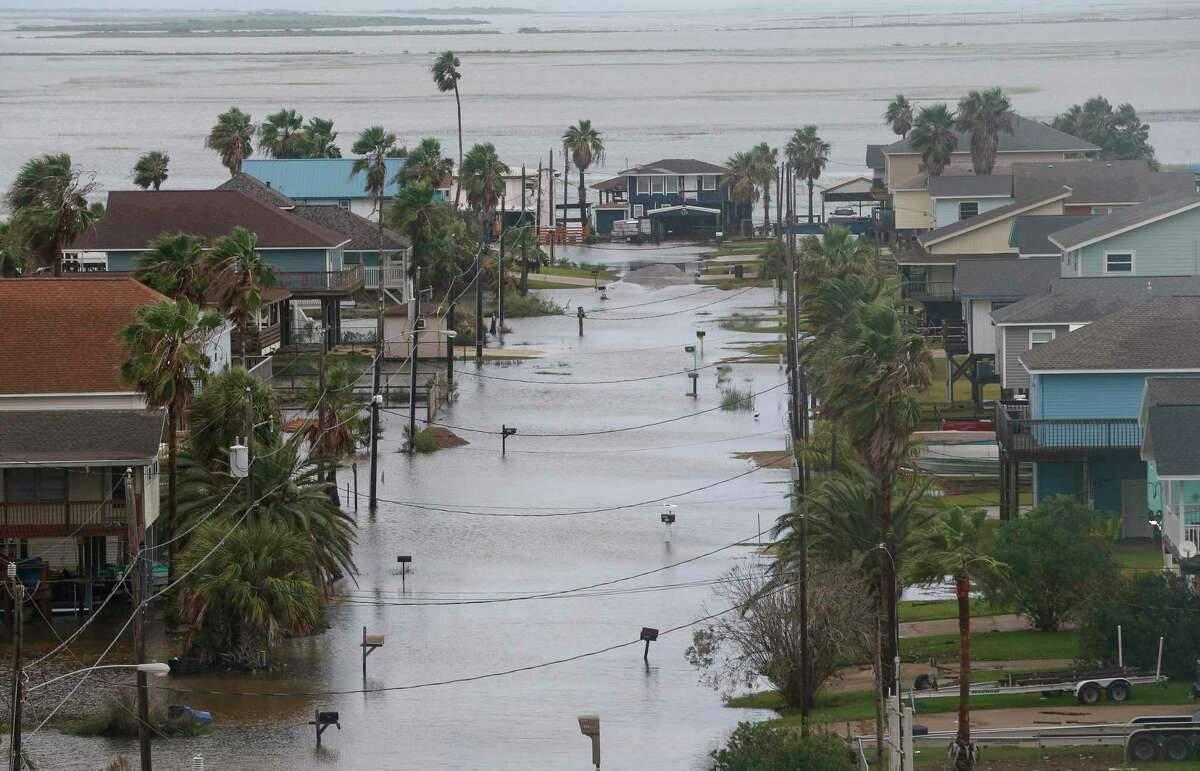 Beta dumps rain on Houston after sparing coastal Texas of its worst fears