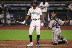 Seattle Mariners outfielder Kyle Lewis wins AL Outstanding Rookie award