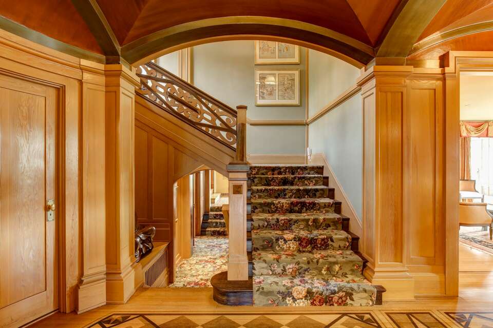 1905 Queen Anne mansion is a historic Seattle masterpiece