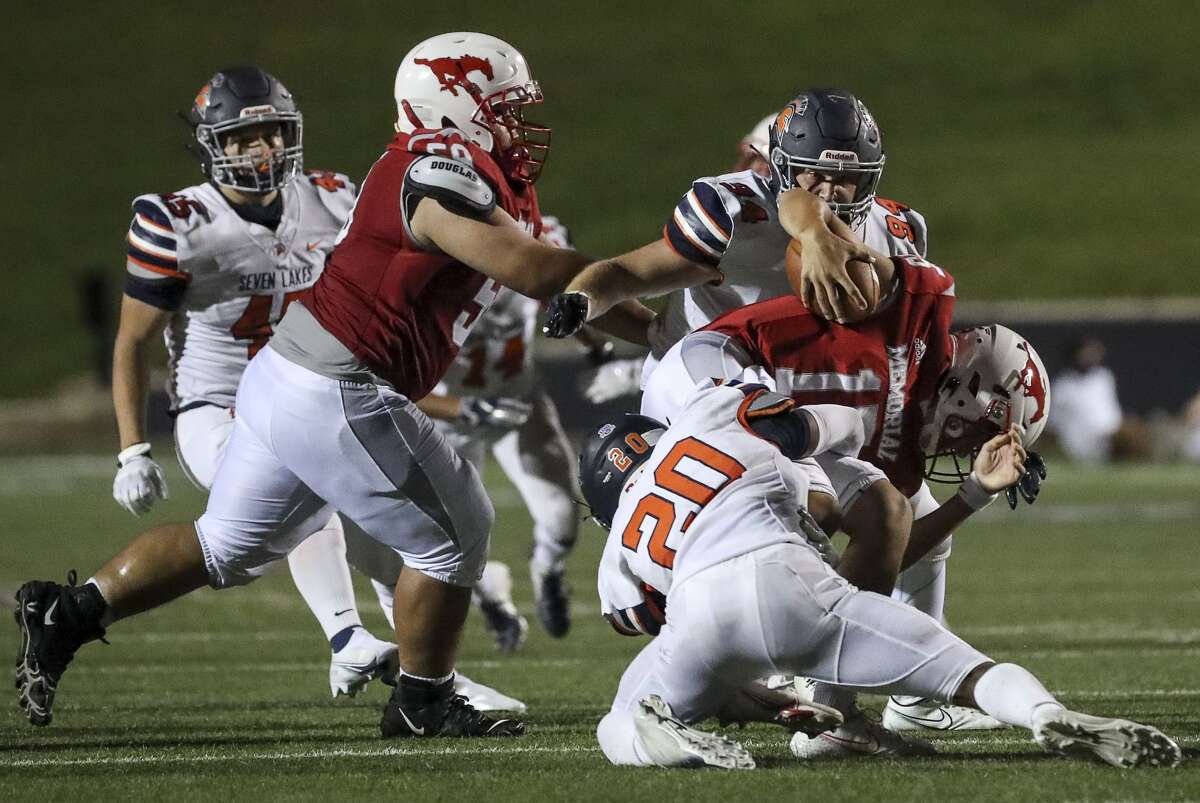 Memorial storms back, overcomes early miscues to top Seven Lakes in ...