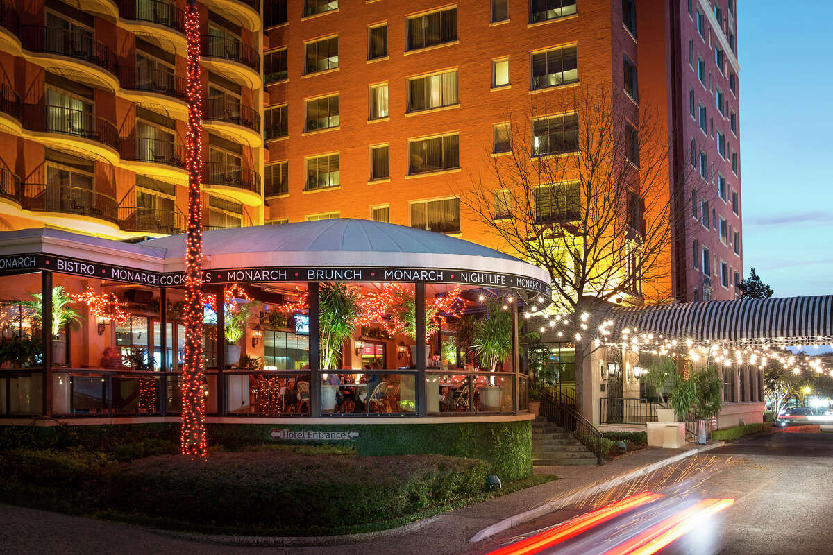 Houston hotel rolls out staycation deals for an autumn getaway