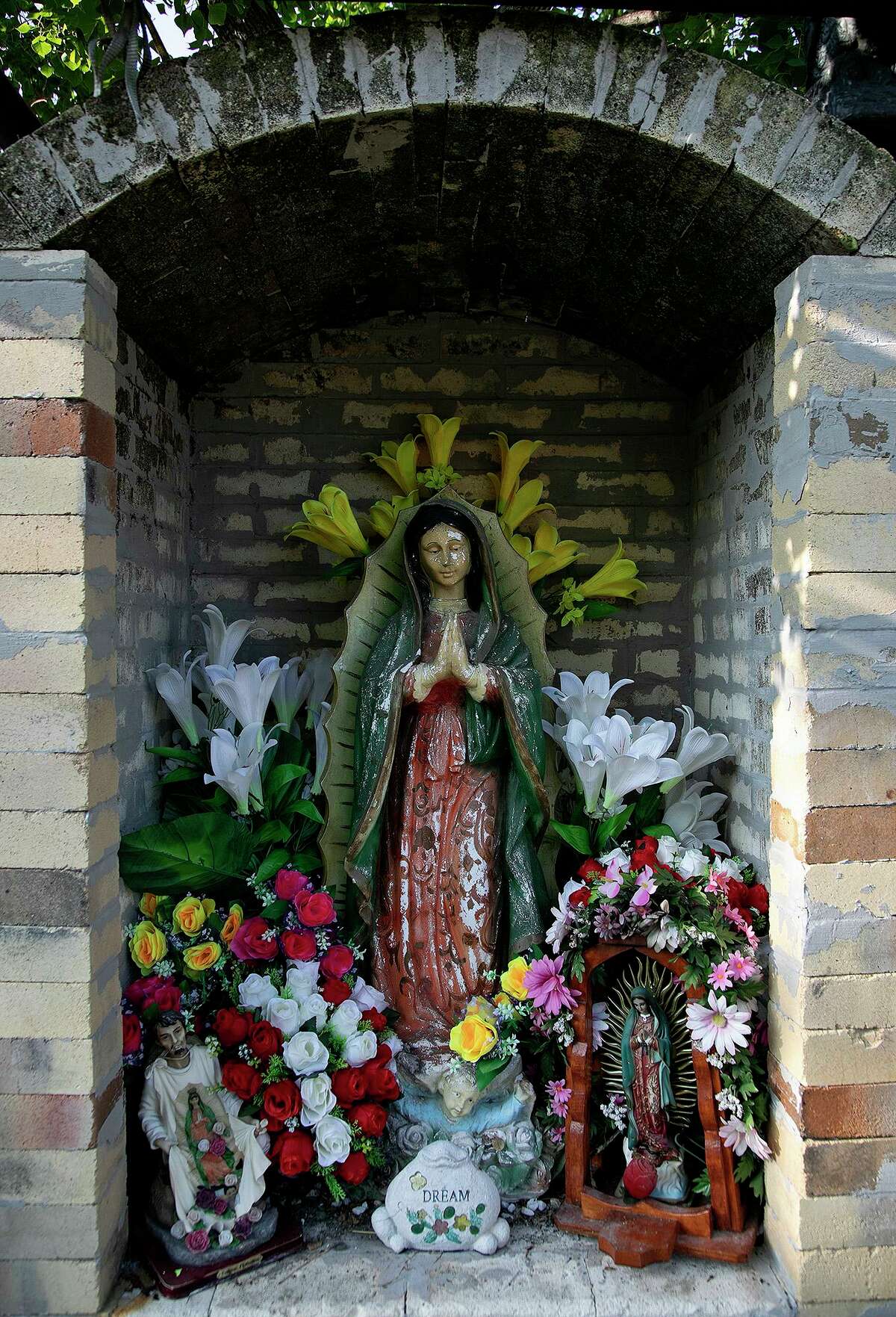 San Antonio’s Virgin Mary front yard shrines part of Christian history ...