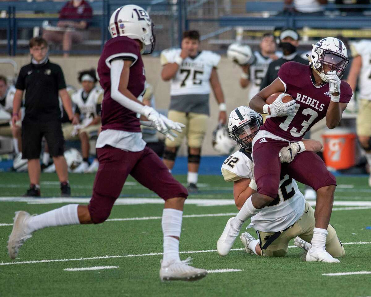 HS FOOTBALL: Davis’ running lifts Lee over Amarillo High