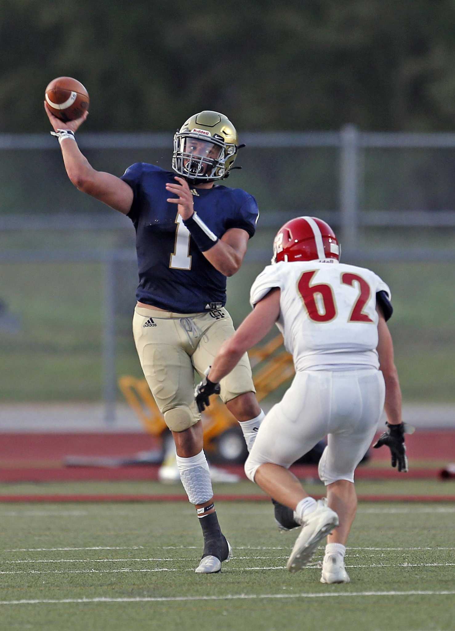 Jordan Battles shines in Holy Cross debut