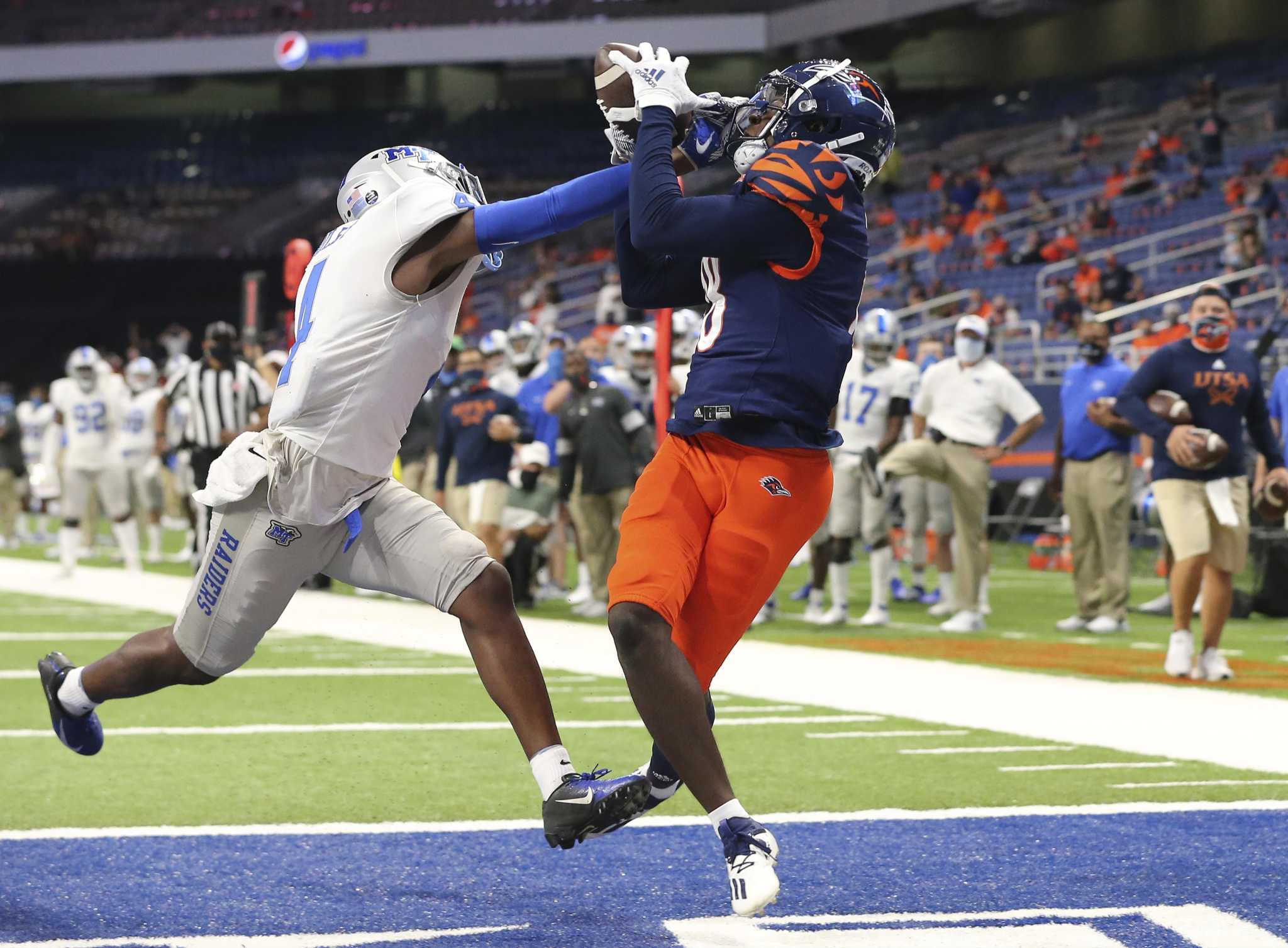Josh Adkins enters for injured Frank Harris, leads UTSA to win against ...