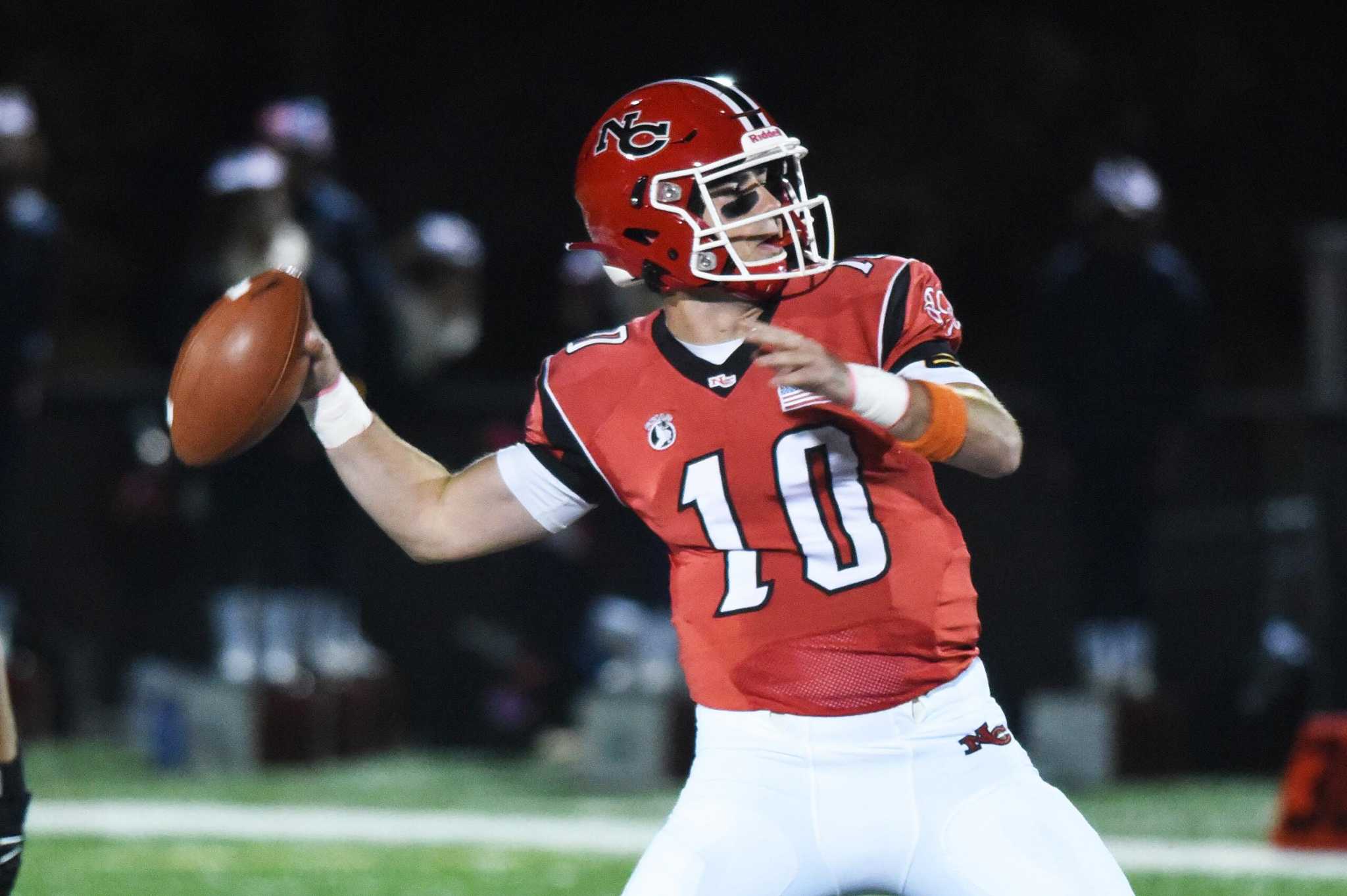 "It's incredible": New Canaan's Drew Pyne plays first snaps for Notre ...