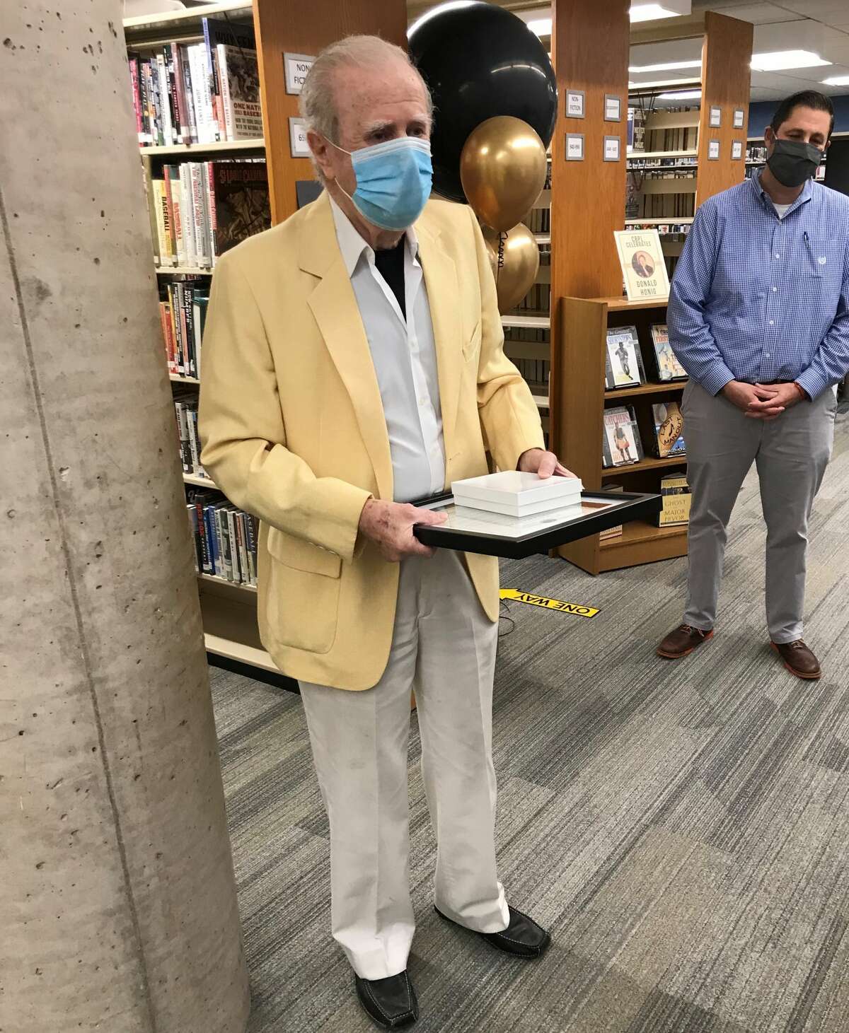 Cromwell honors local writer, 89, with keys to the town