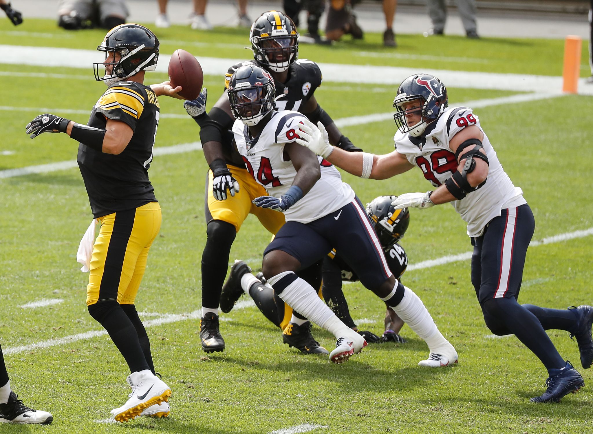 Texans' Charles Omenihu sidelined with knee injury