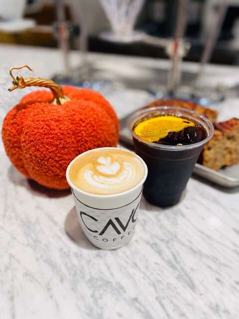 7 Houston coffee shops with fall drinks that destroy Starbucks