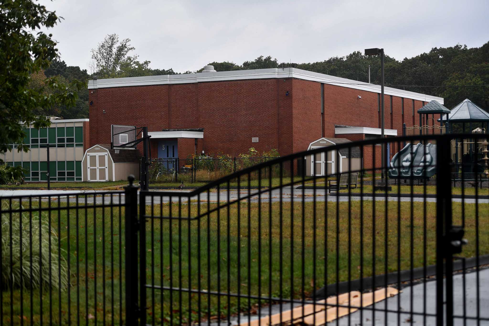 Fairfield to demolish building on old Giant Steps School property