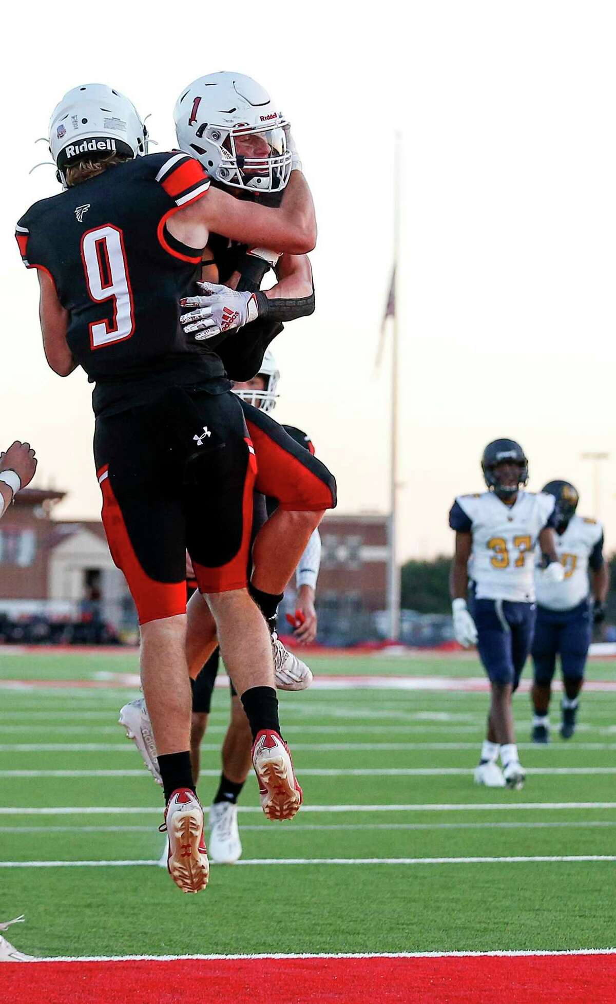 Hargrave shuts out La Marque while debuting new field turf