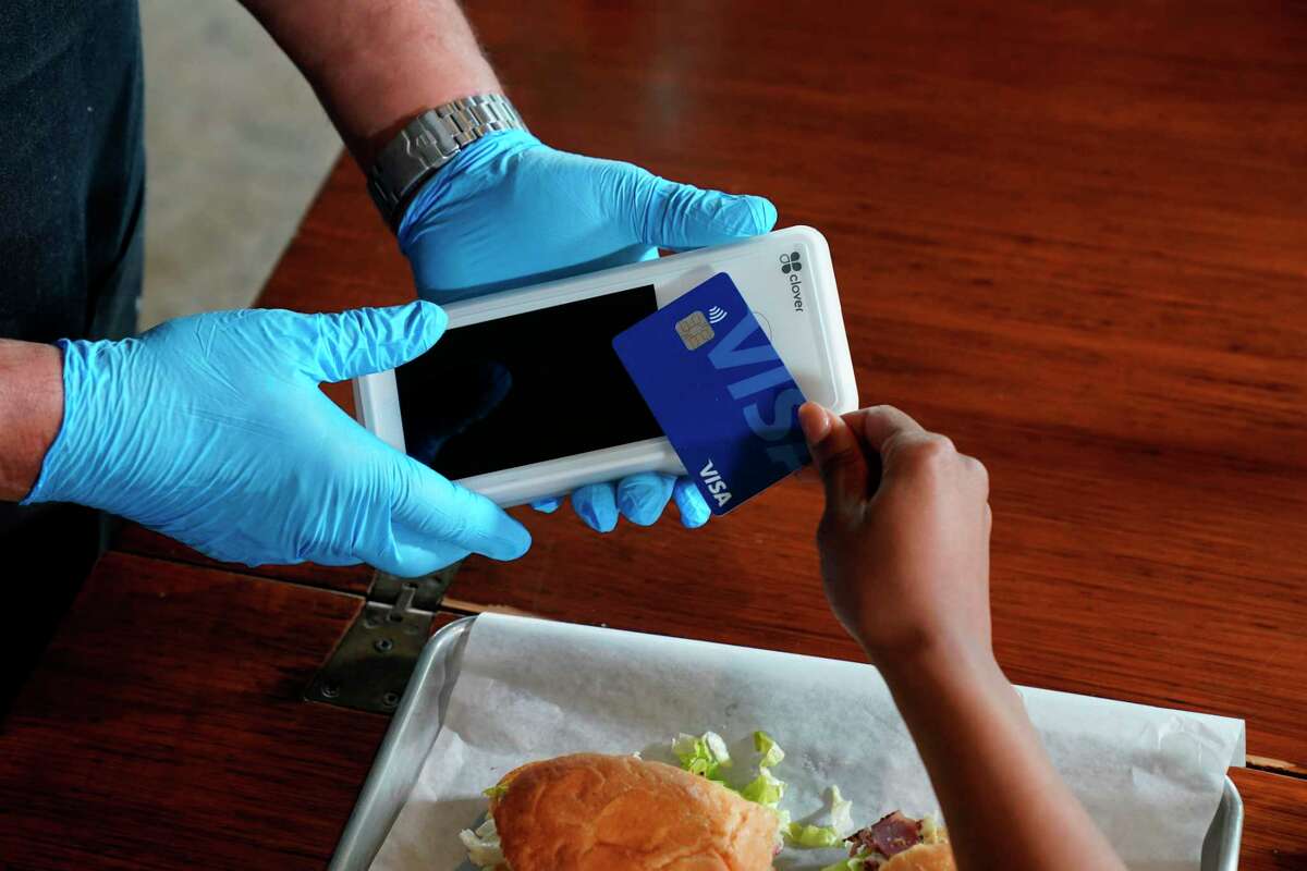 Millennial Money: Try touchless payment to avoid dirty money