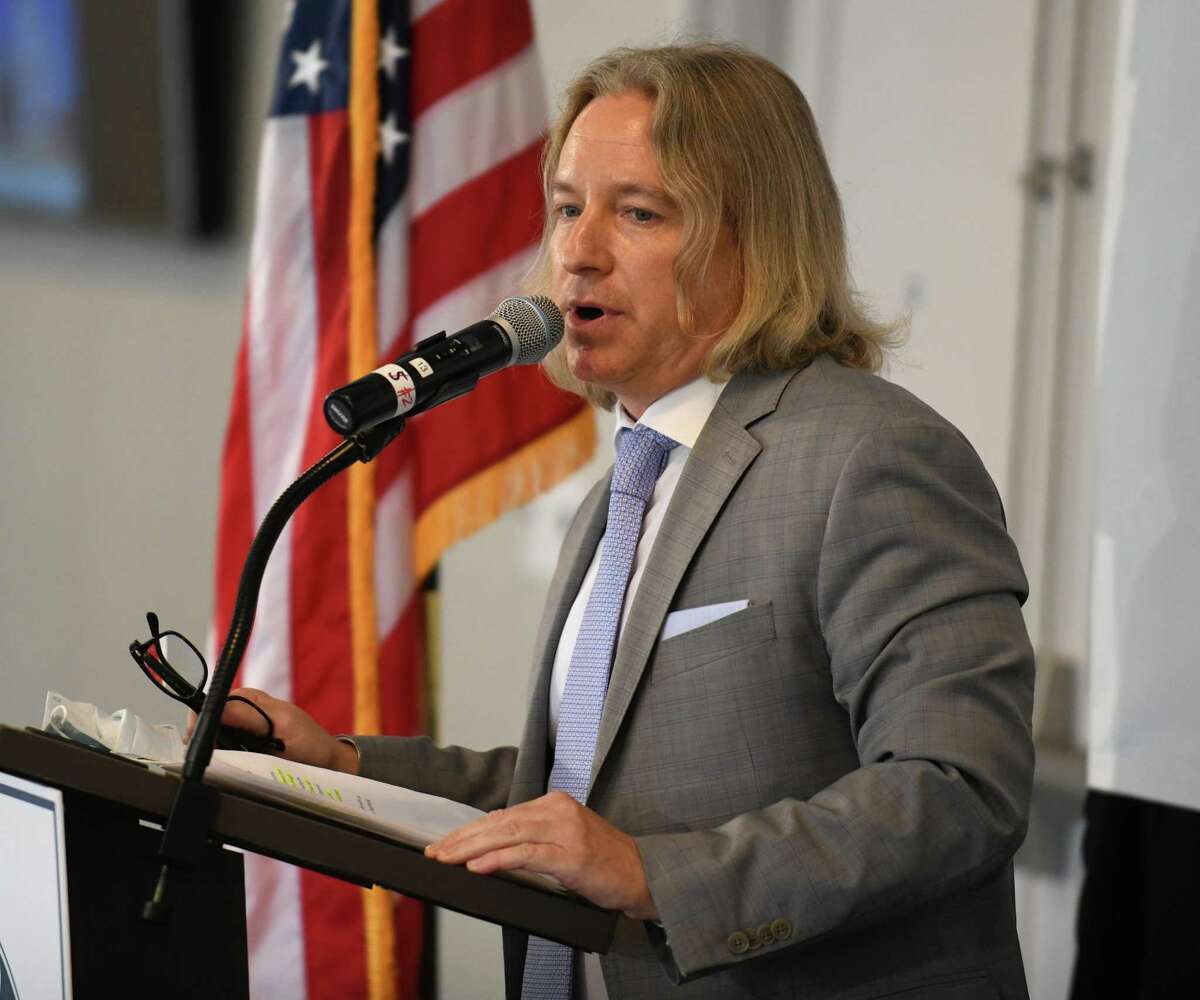 CT could soon ‘turn the corner’ on coronavirus, Lamont tells Stamford ...