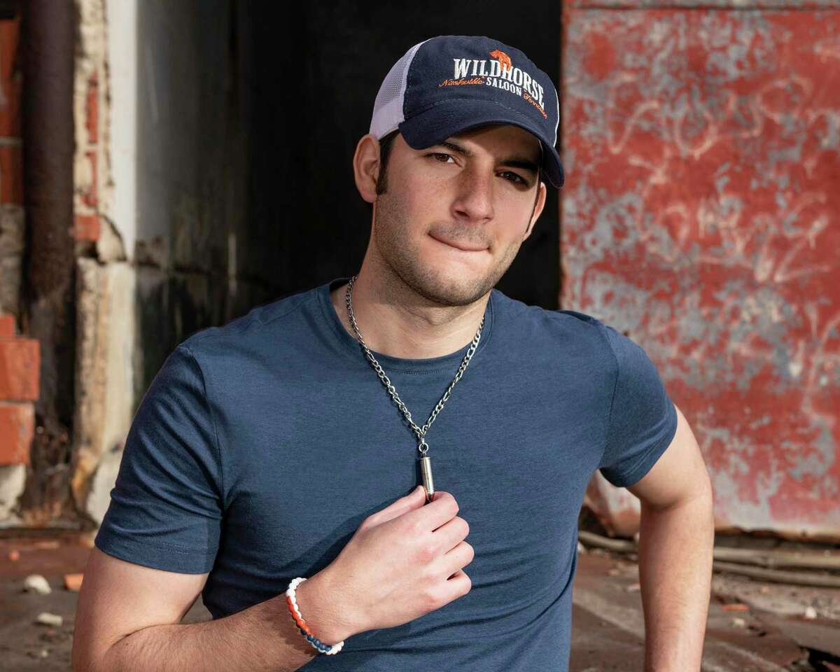 Robert Ray puts a Tex-Mex spin on country music