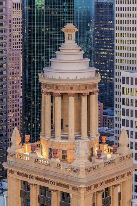 Houston's Esperson buildings sold off in foreclosure sale