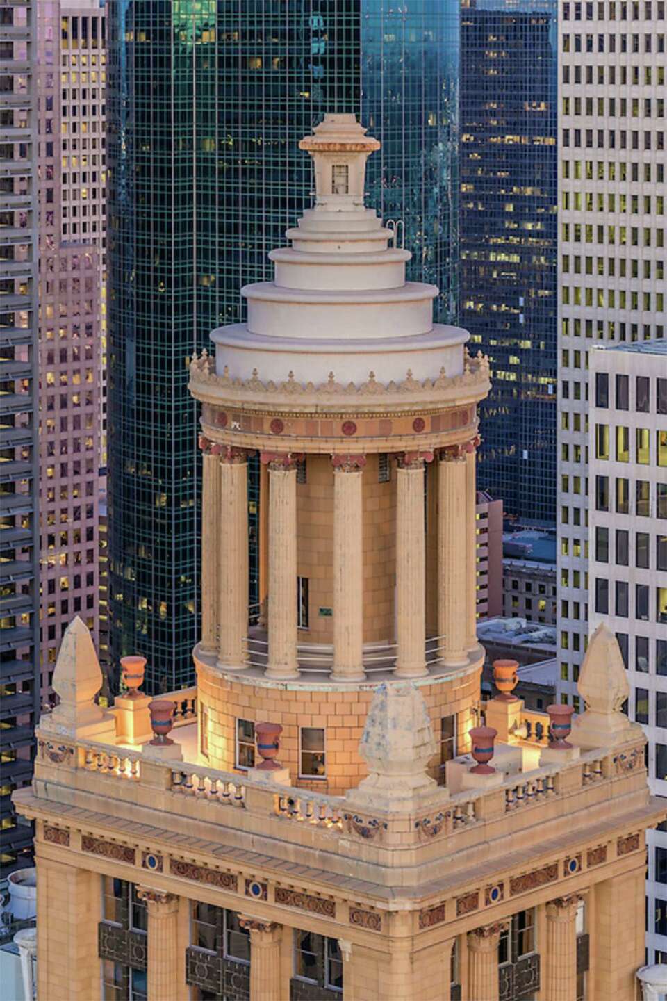 Houston's Esperson buildings sold off in foreclosure sale