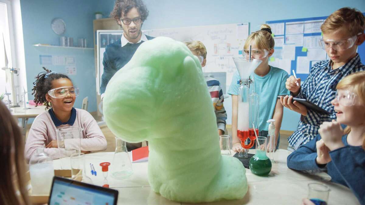 San Antonio Charter Moms lesson teaches kids how to make colorful ...