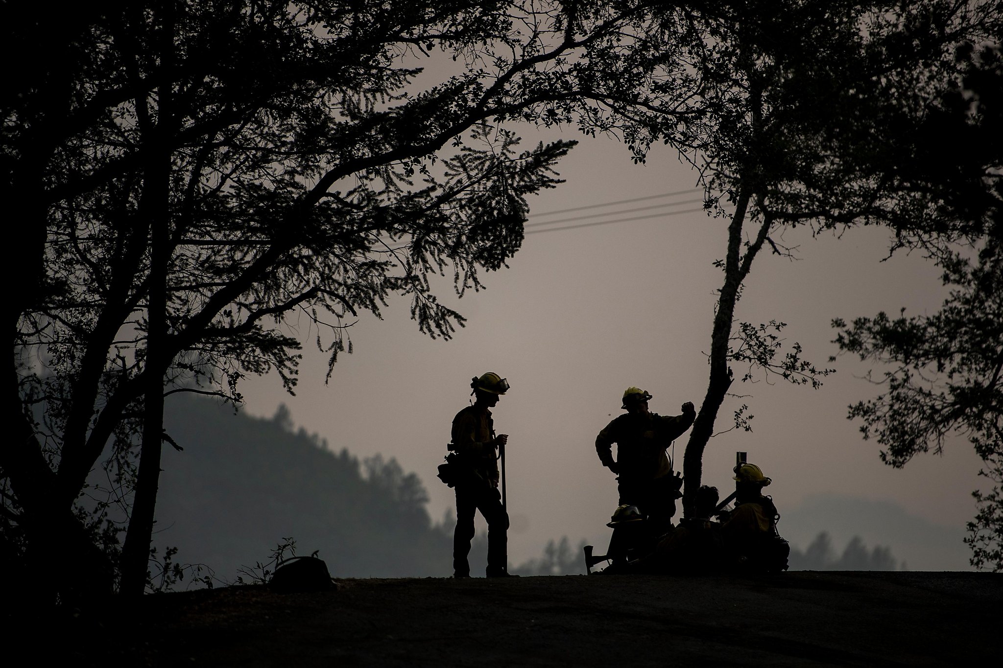 Glass Fire rages on in Napa and Sonoma counties; red flag warning reissued