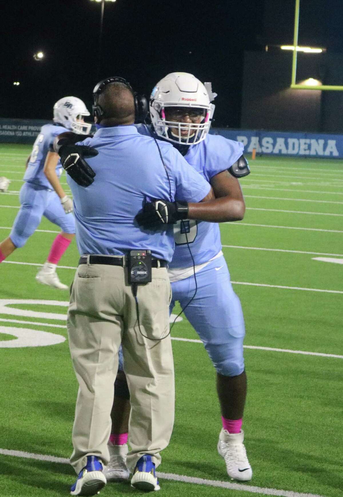 Sam Rayburn snaps football skid at 29 after downing Milby 7-6