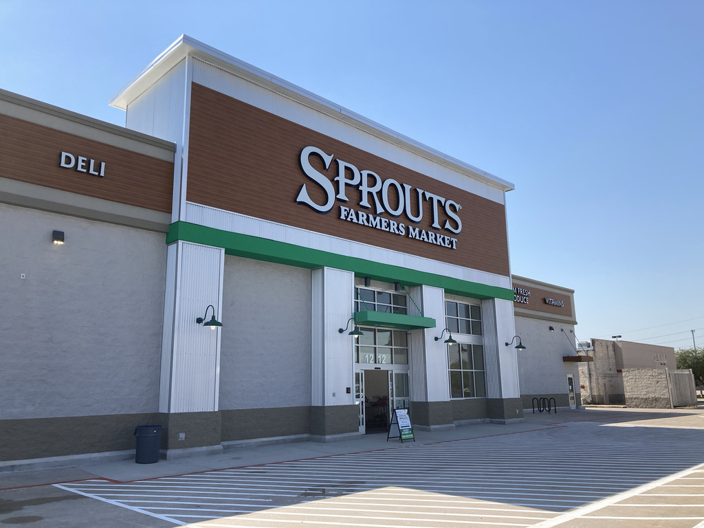 Sprouts Farmers Market sets opening for store inside Loop 610