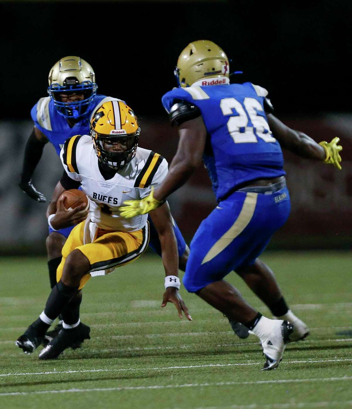 Marshall edges Elkins in defensive opener