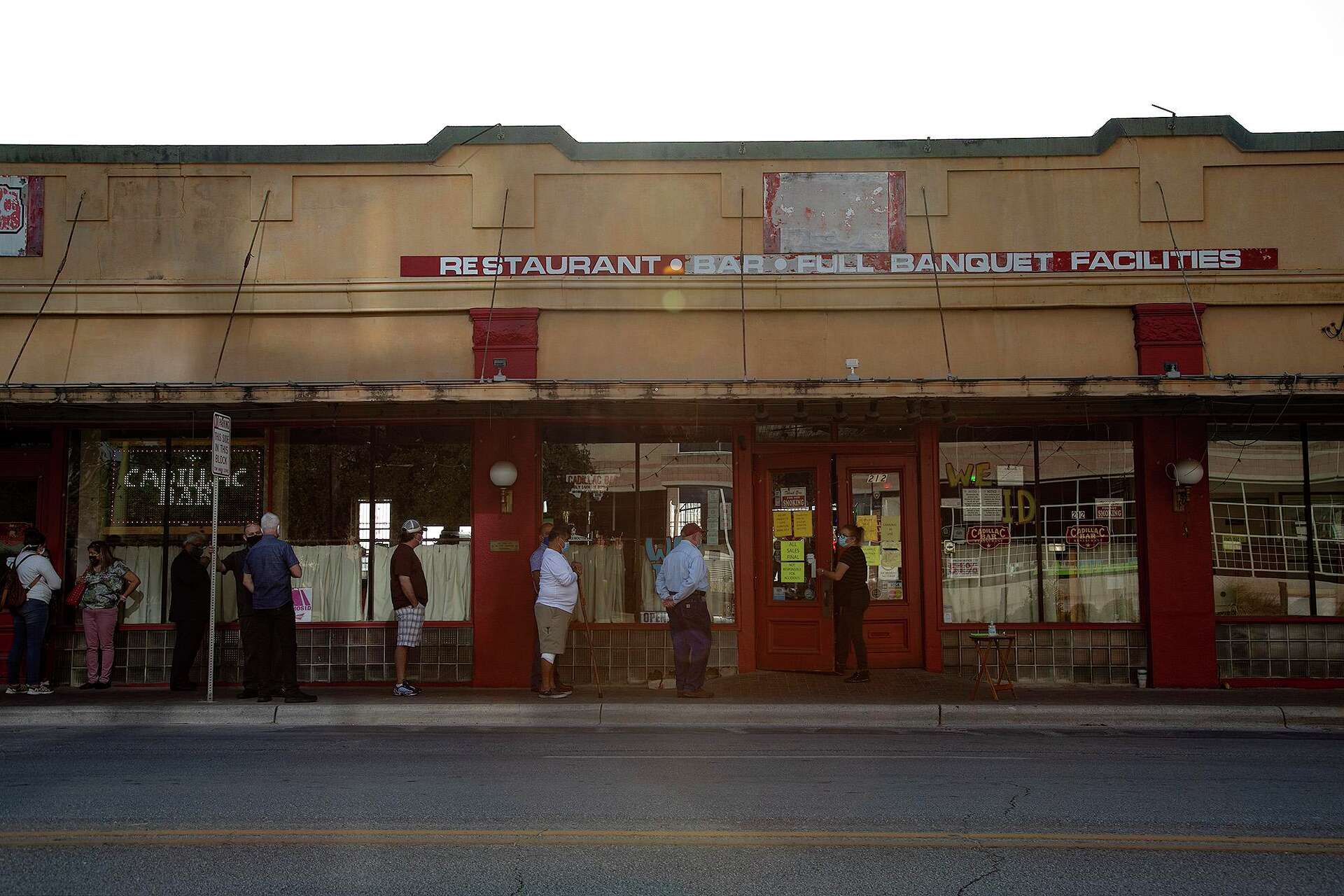 Downtown San Antonio’s iconic Cadillac Bar now closed after decades as ...