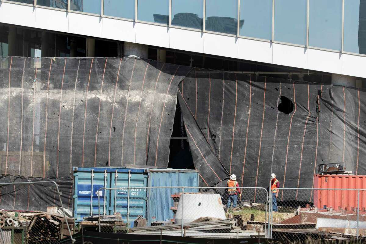Officials plan removal of bodies at deadly Marathon Oil collapse site