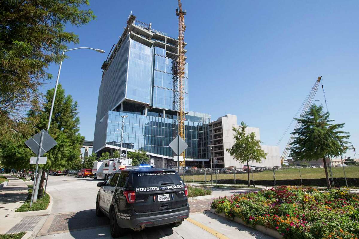 Officials plan removal of bodies at deadly Marathon Oil collapse site