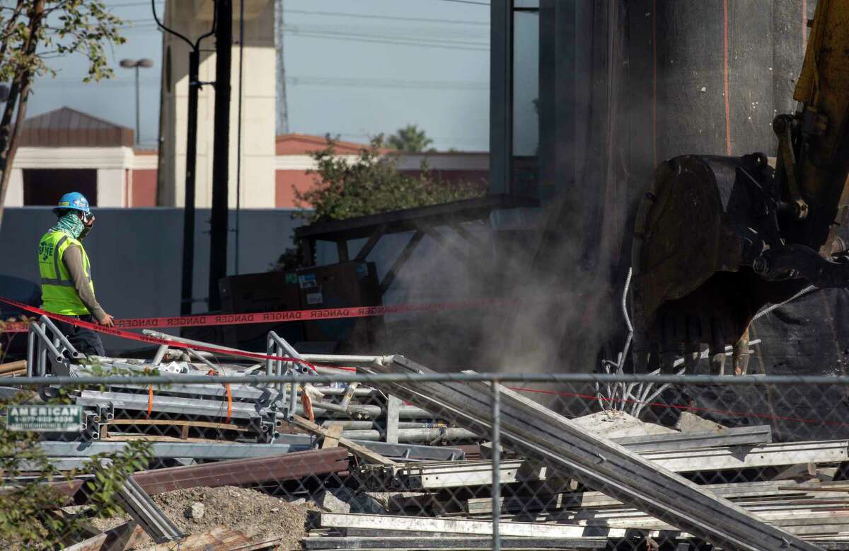 Bodies removed from site of deadly Marathon Oil construction collapse
