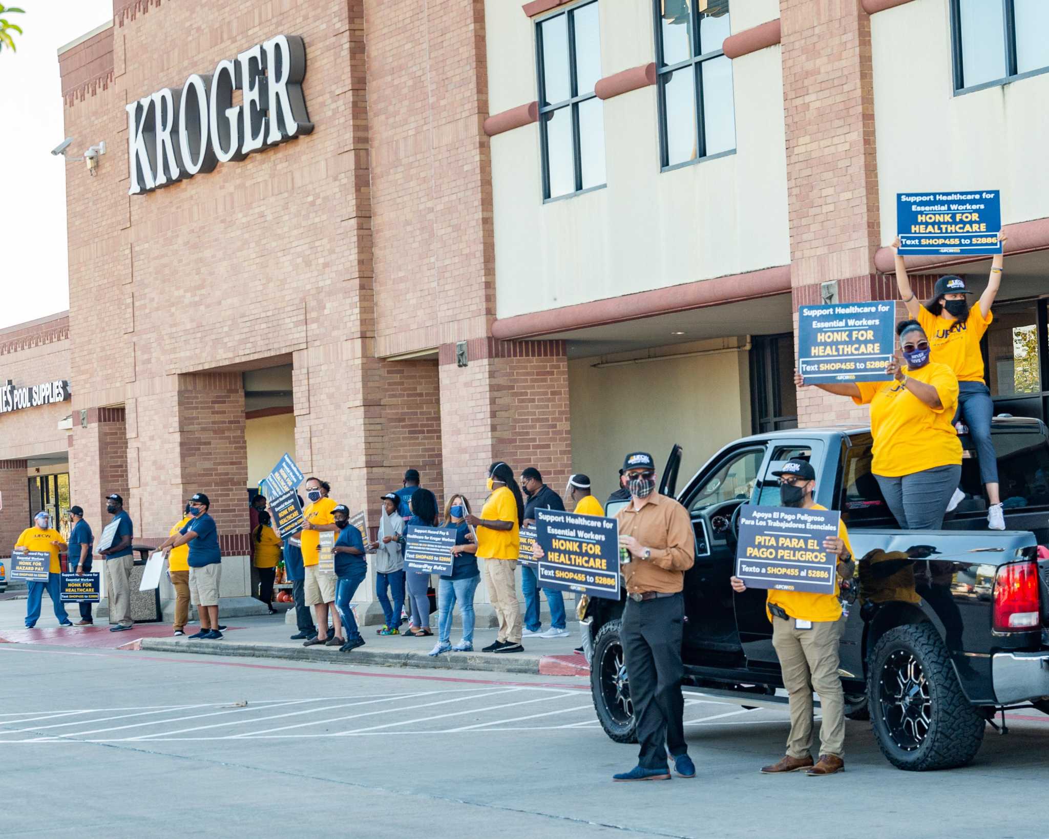 More Kroger protests likely as union negotiations linger