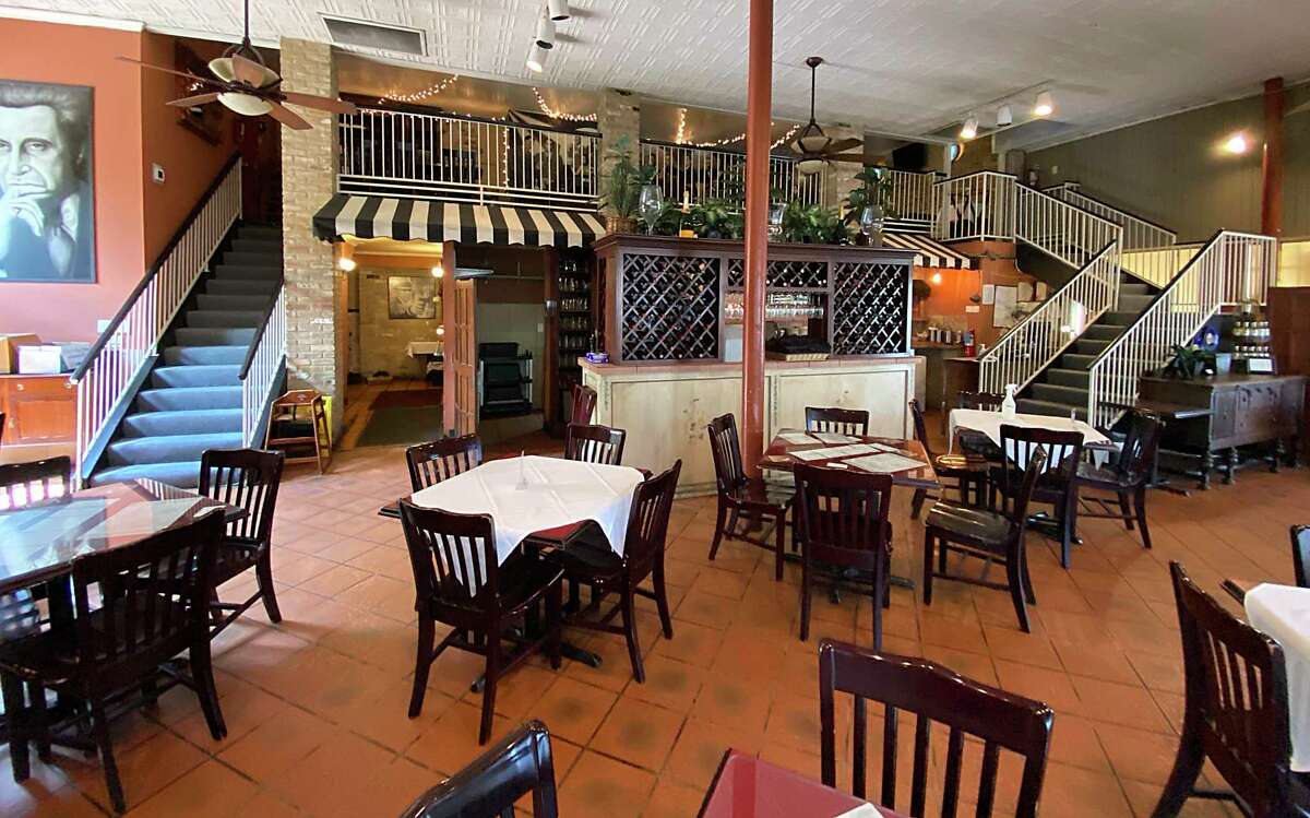 52 Weeks of Pizza: Capparelli’s on Main restaurant is comfortable with ...