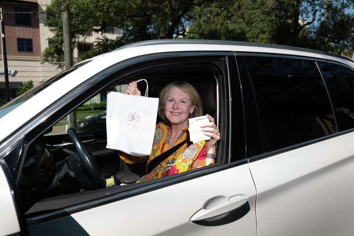 Exclusive: Lynn Wyatt invites the Chronicle for home tour during Razzle ...