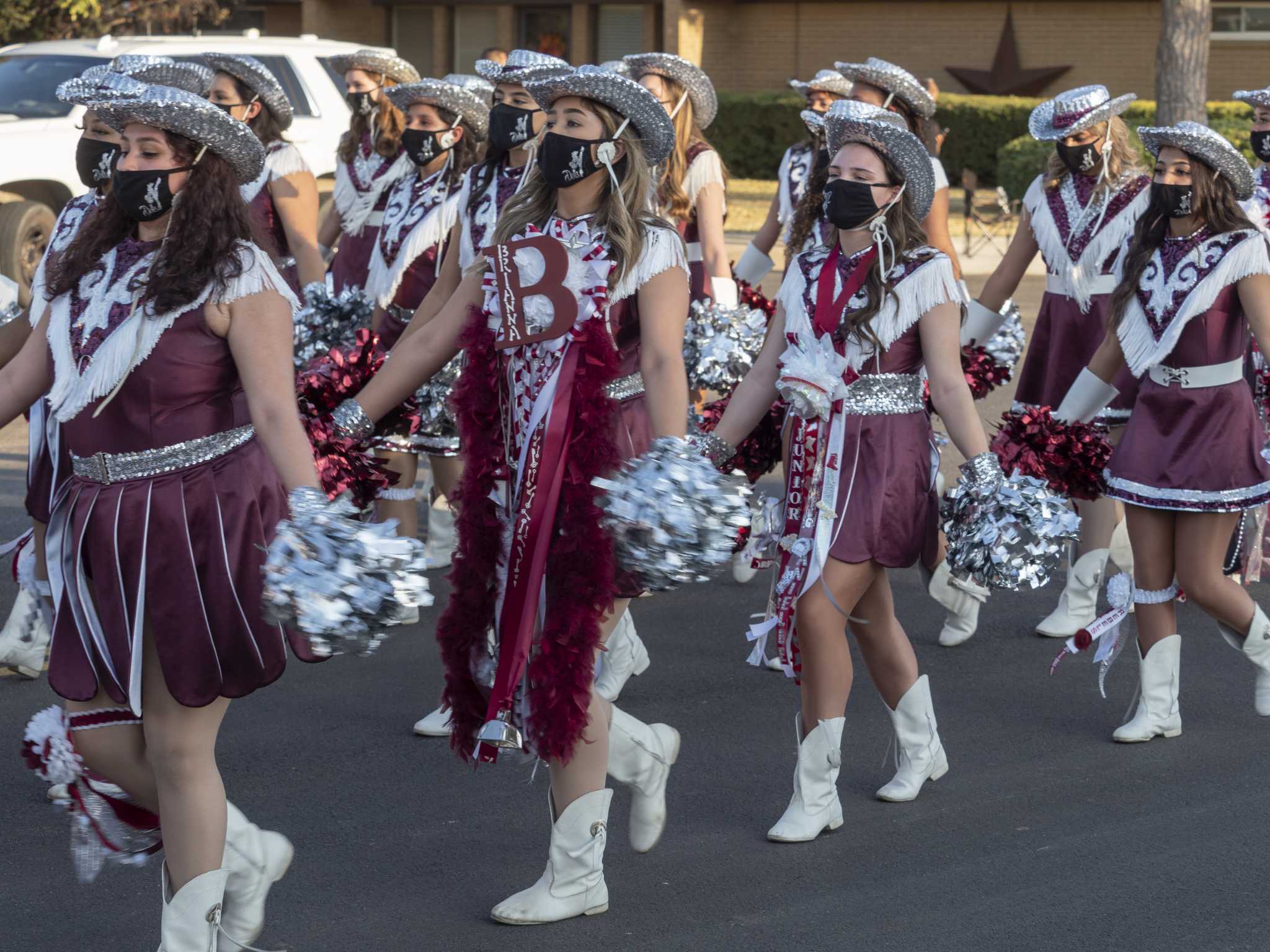 Scenes from Lee's 2020 homecoming parade