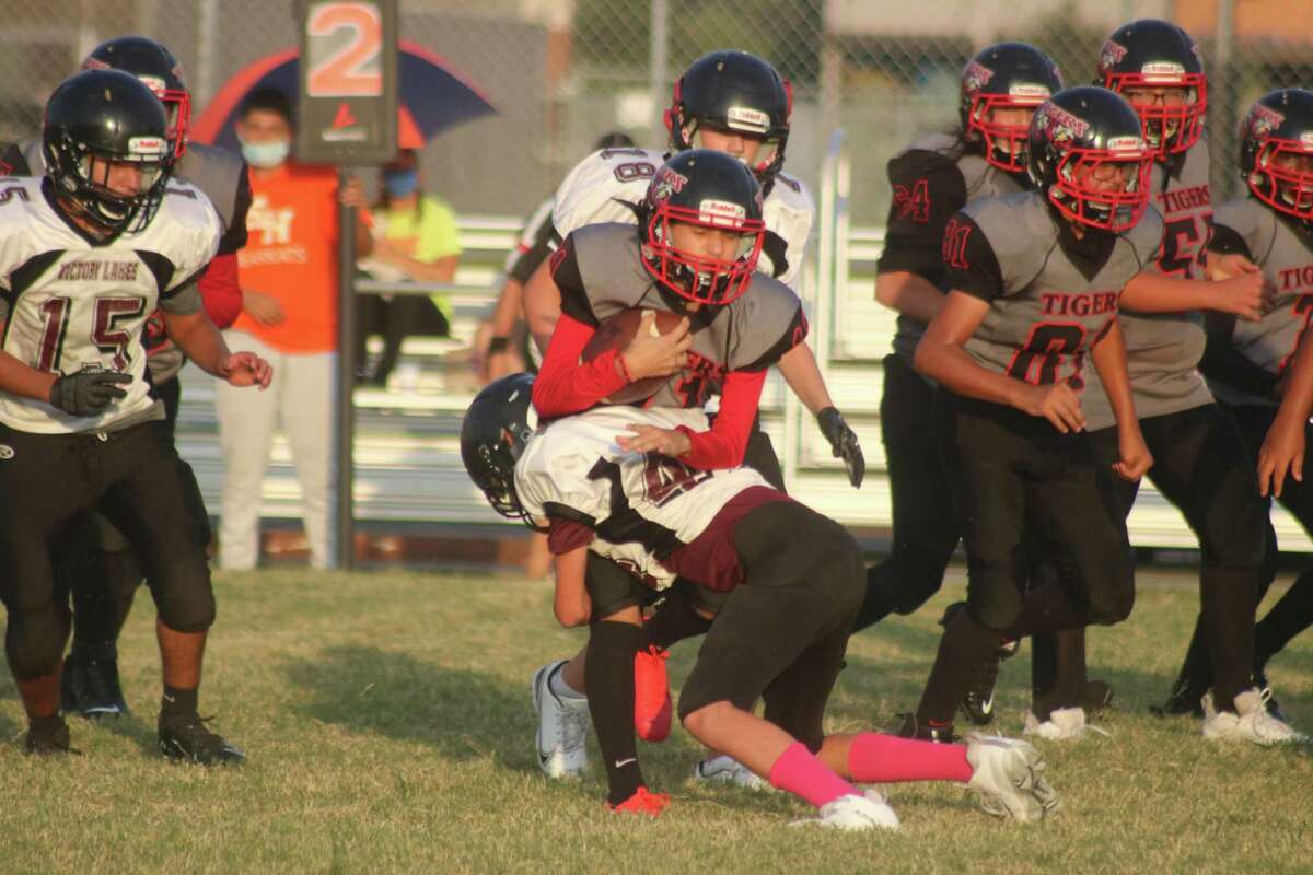 Pandemic crimps Pasadena ISD intermediate-school football