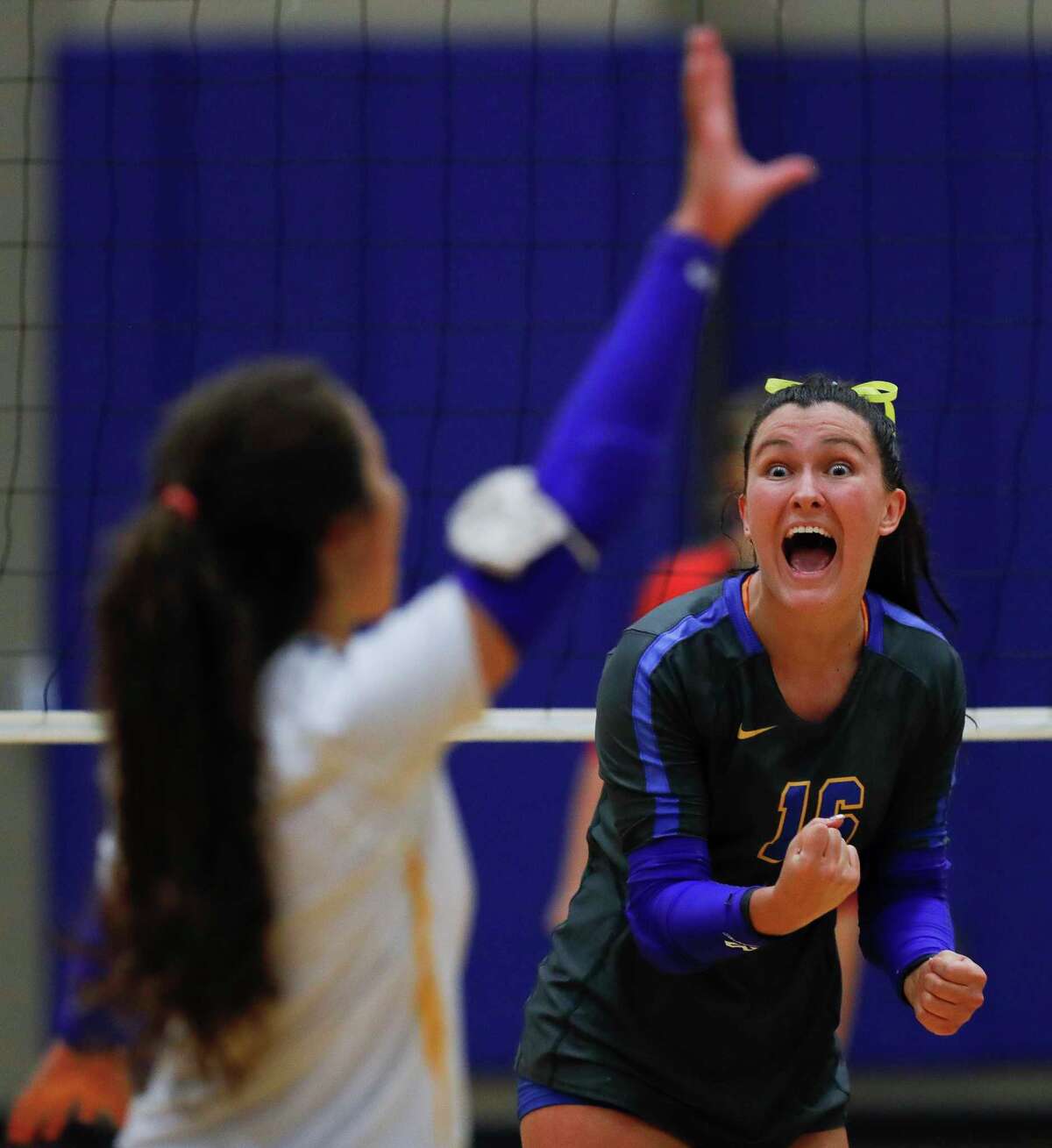 Klein volleyball sweeps The Woodlands in battle of top 6A programs