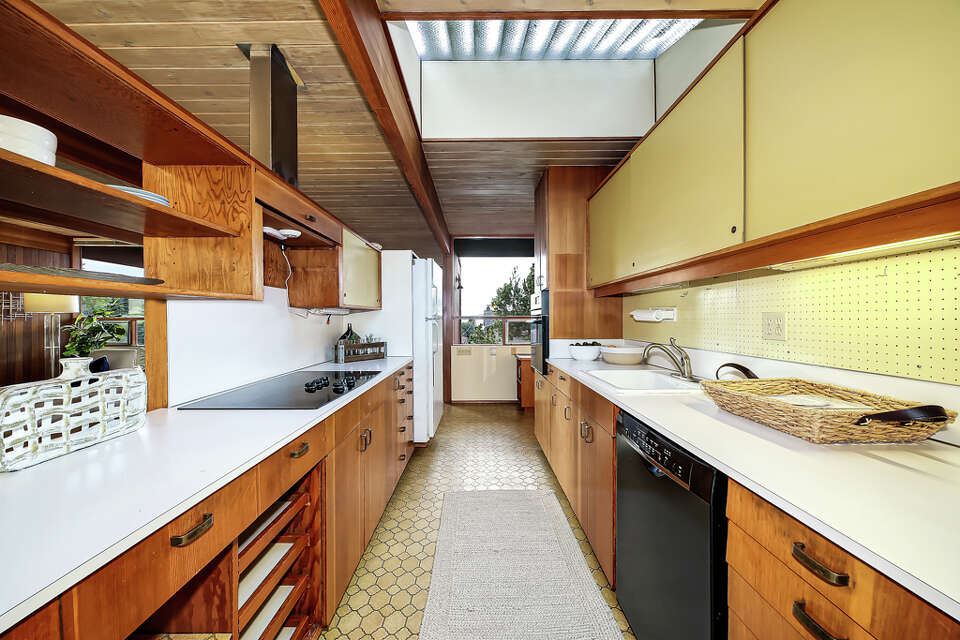 Untouched Seattle midcentury modern is a time warp charmer