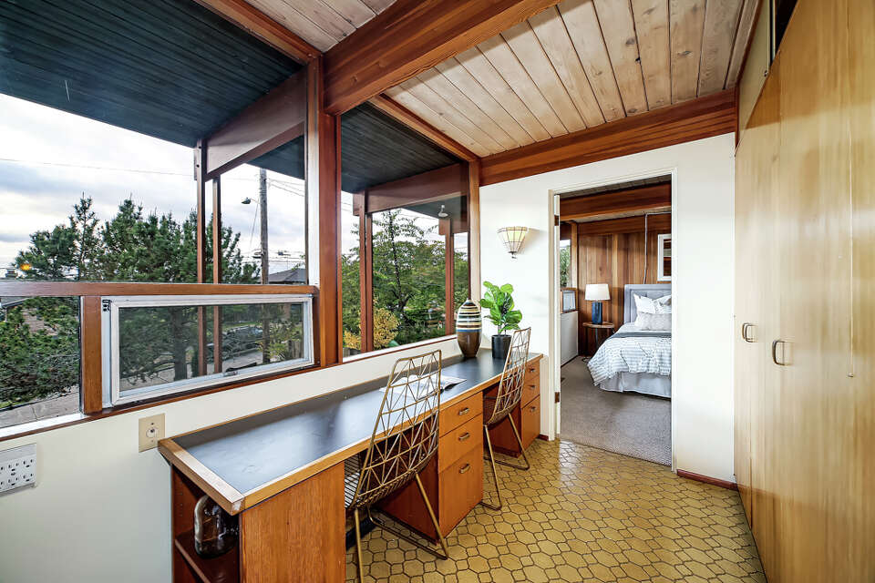 Untouched Seattle midcentury modern is a time warp charmer