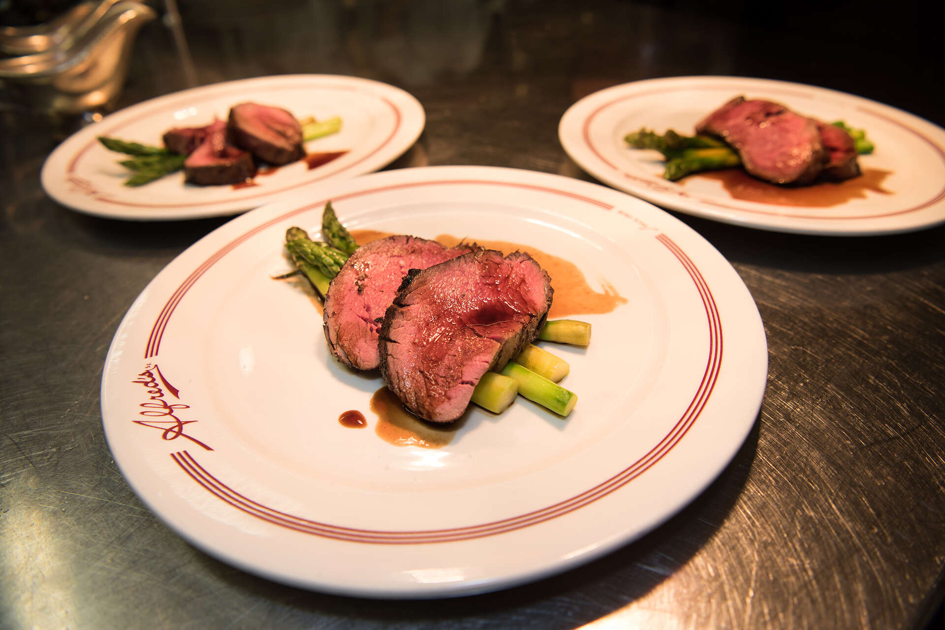 Alfred's Steakhouse abruptly closes in San Francisco after 92 years