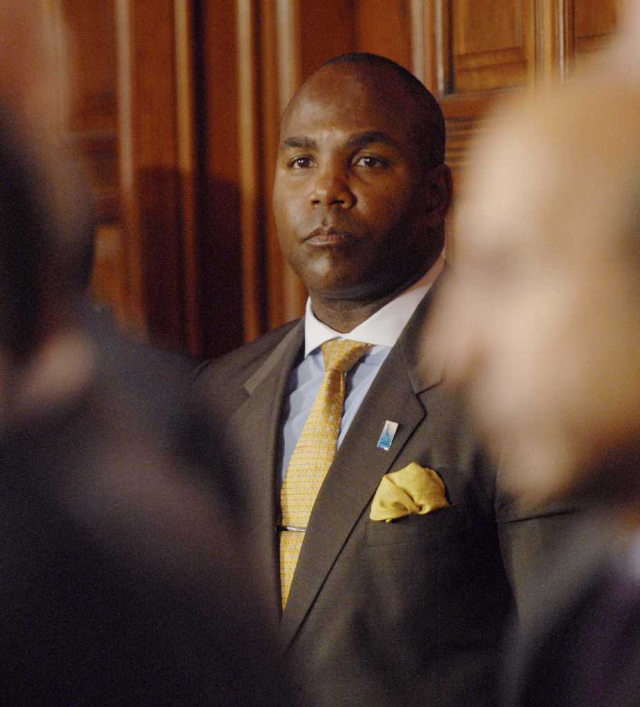 No discipline for Paterson’s aides