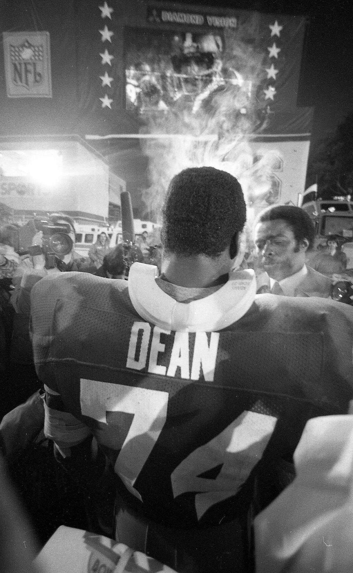 49ers’ Hall of Fame pass rusher Fred Dean dies at 68 after coronavirus ...