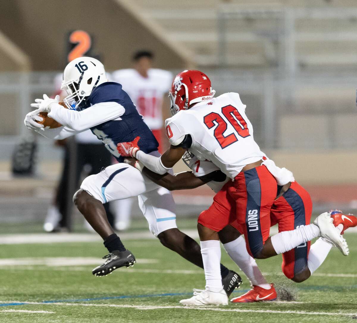 Alief Taylor spoils Elsik's first game of season