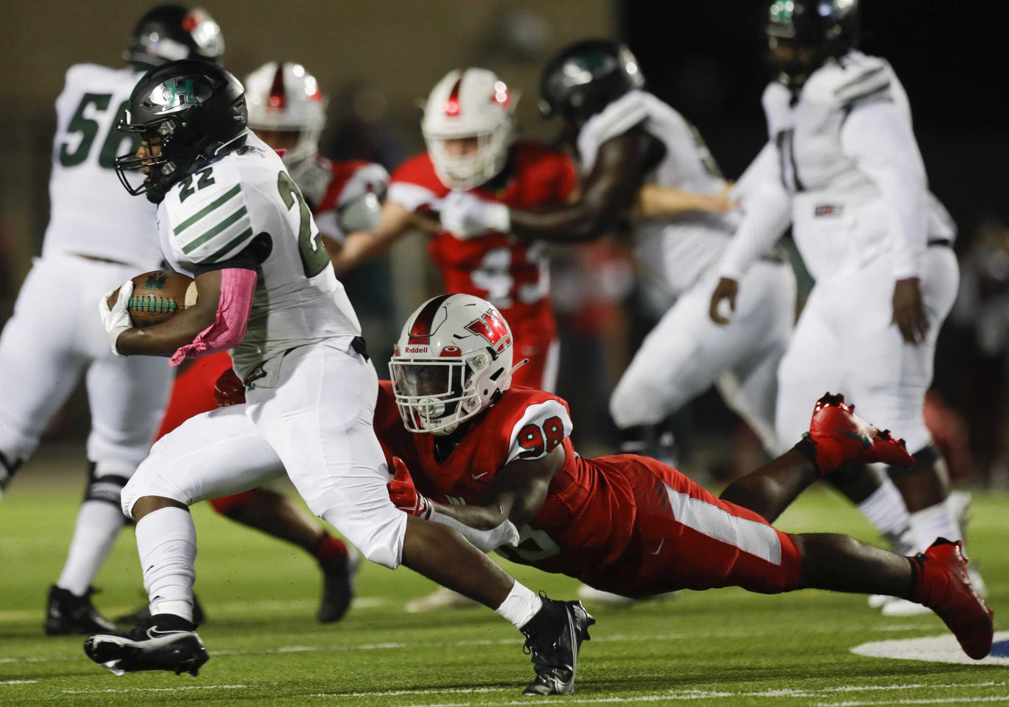 FOOTBALL: Hightower rides interceptions to win over Highlanders