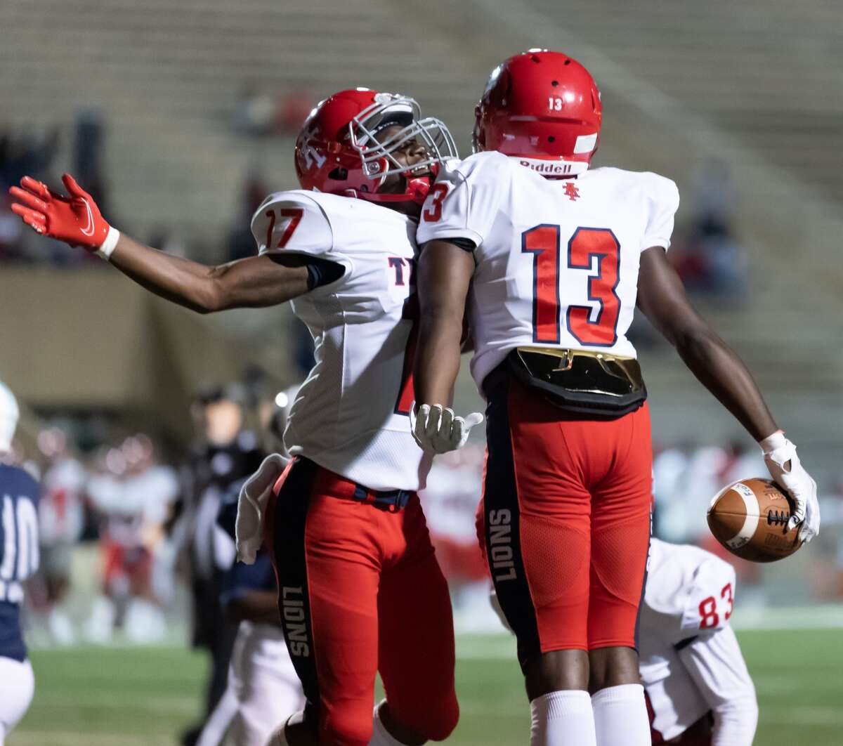 Alief Taylor spoils Elsik's first game of season