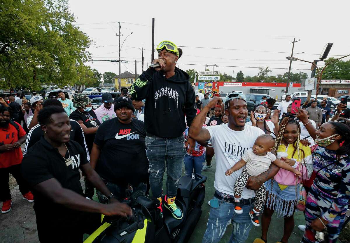 Friends, family gather to celebrate and commemorate George Floyd’s birthday