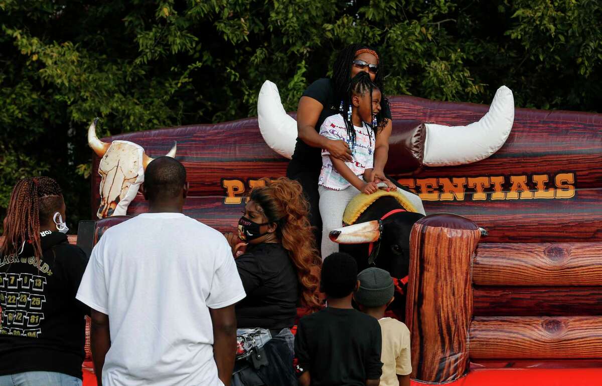 Friends, family gather to celebrate and commemorate George Floyd’s birthday